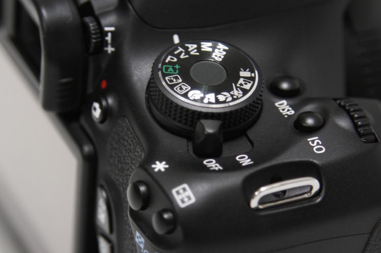 Imagens da Canon EOS Rebel T3i - Made in Japan