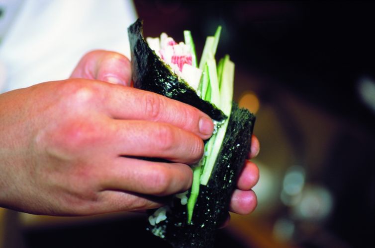 Aprenda a receita de temaki califórnia - Made in Japan