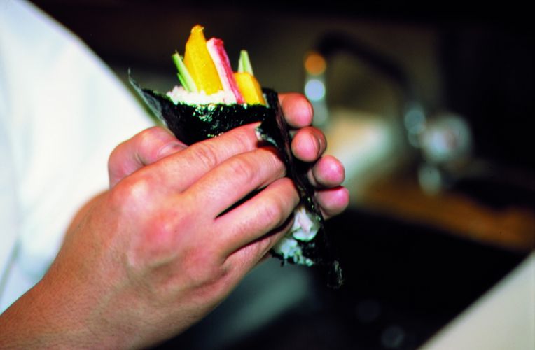 Aprenda a receita de temaki califórnia - Made in Japan